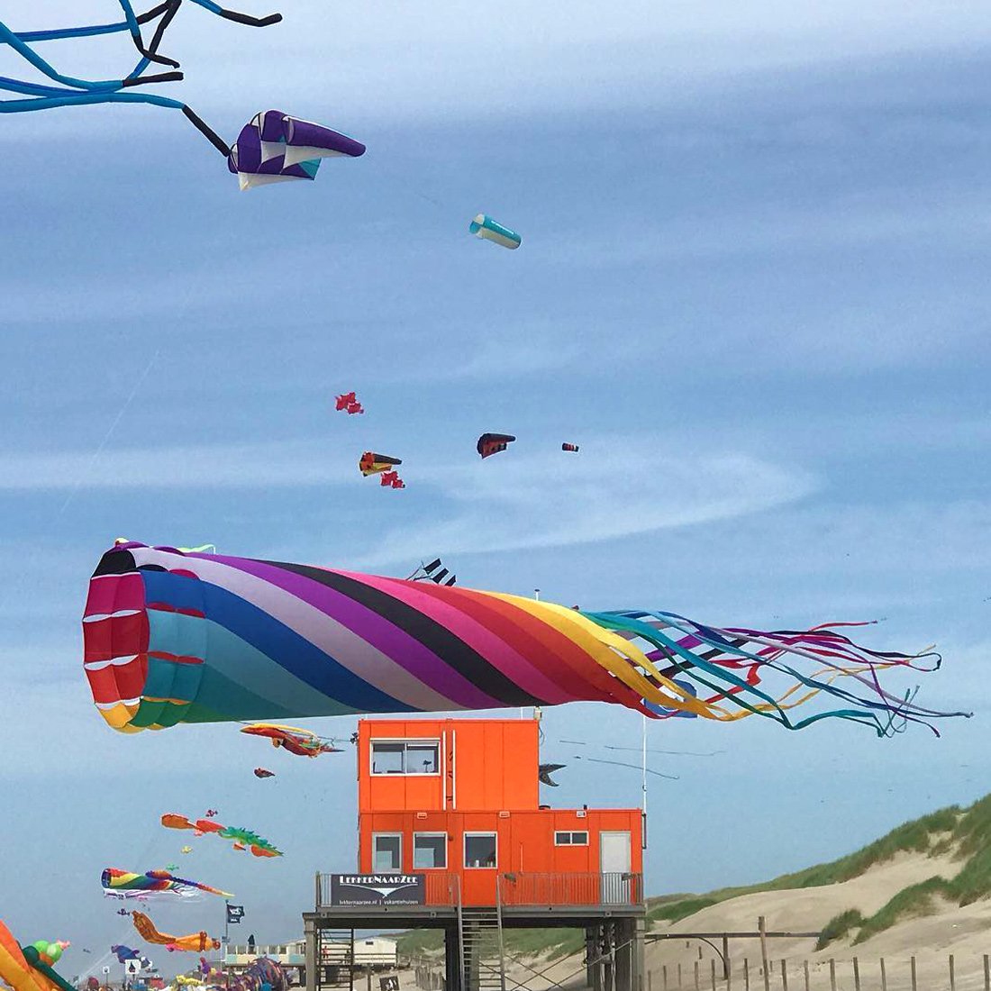 9KM Giant 8m Spinning Windsock Line Laundry Shaped Kite Super Turbine ...